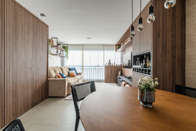 Painel ripado: o que é e como aplicá-lo na decoração? - Portal Loft