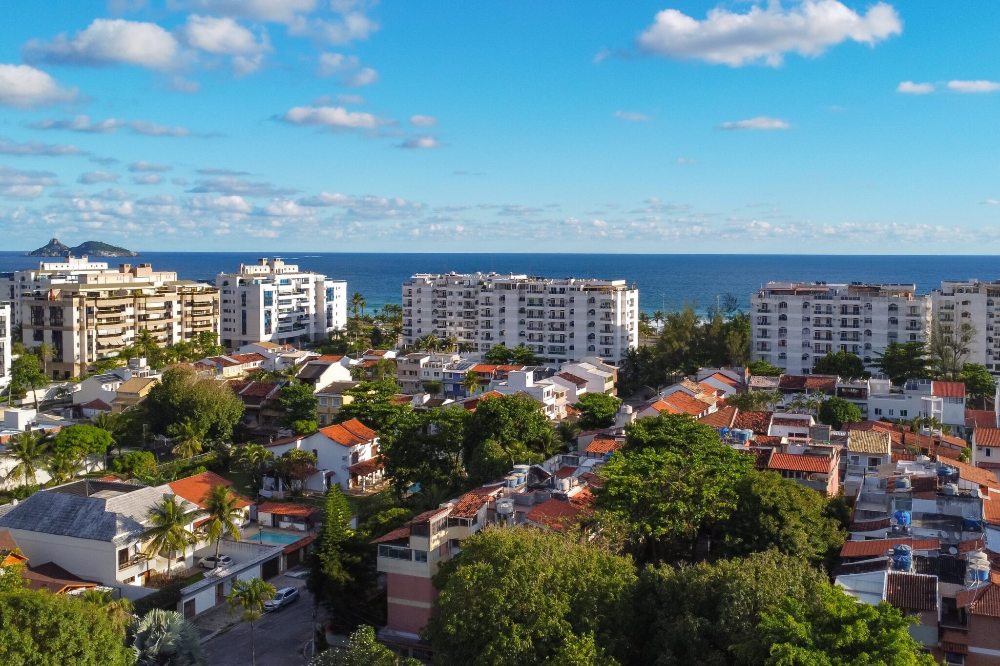 Imóveis lindeiros: o que são, e vantagens e desvantagens