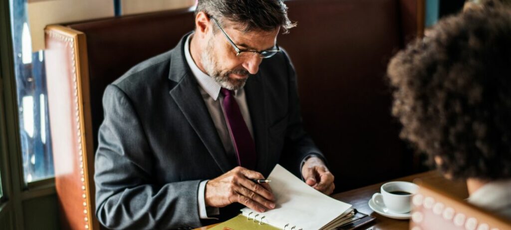 O fiador pode ser pessoa jurídica? Entenda como funciona - Portal Loft